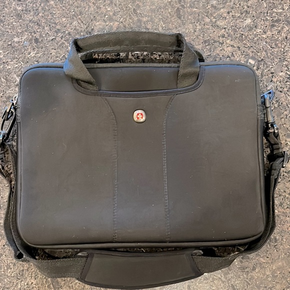 SwissGear | Bags | Swissgear Small Neoprene Laptop Tablet Case | Poshmark